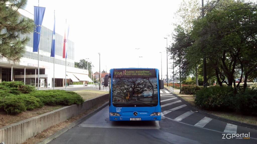 Autobusi linija ZET-a 124, 130, 140, 176, 177, 207 i 304 krajem veljače ...