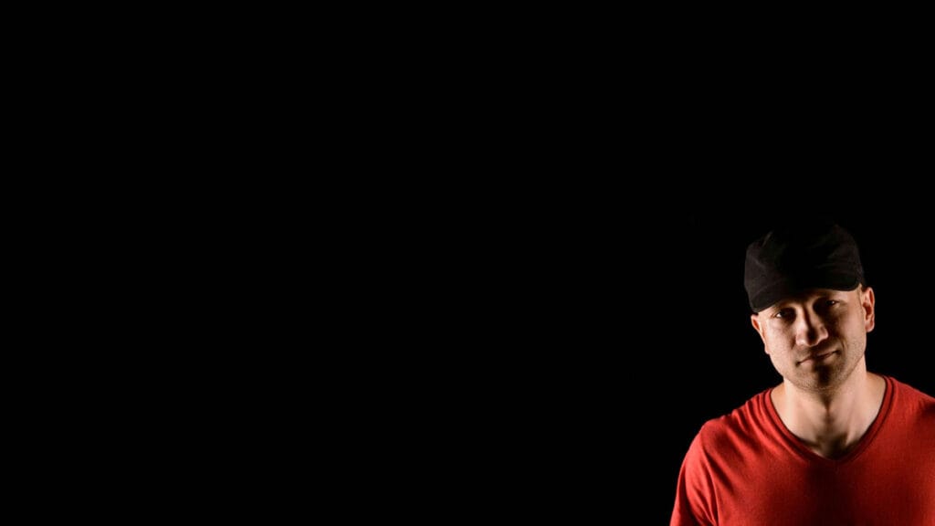 Tom Bug uz pomoć Riva Starra slavi 20 godina glazbenog djelovanja u ...