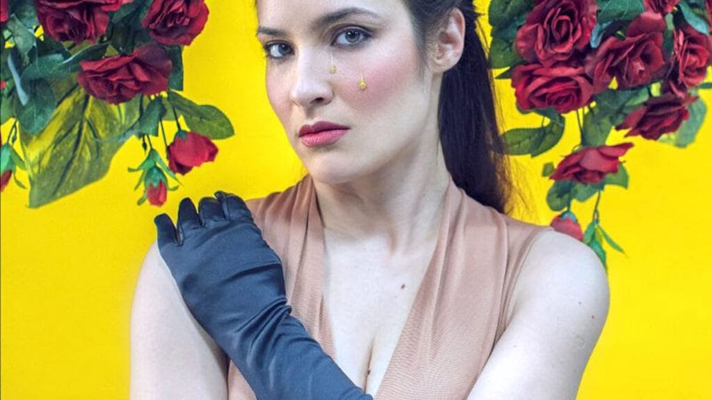 Dienne pripremila posebno umjetničko djelo - tajanstveni singl “Nemir” koji prati magičan koncept