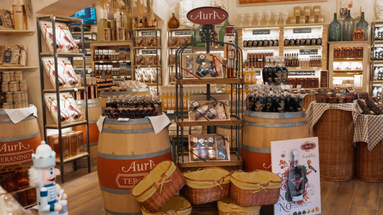 Destilerija Aura napokon u Zagrebu | Otvorena prva službena trgovina najnagrađivanije ...